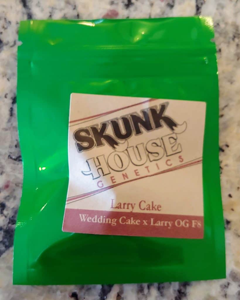 Skunk House Genetics Larry Cake - Luscious Genetics